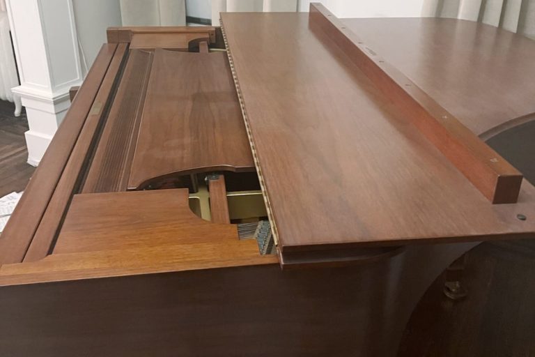 How to Open a Piano Lid Safely | Luxury Pianos Inc.
